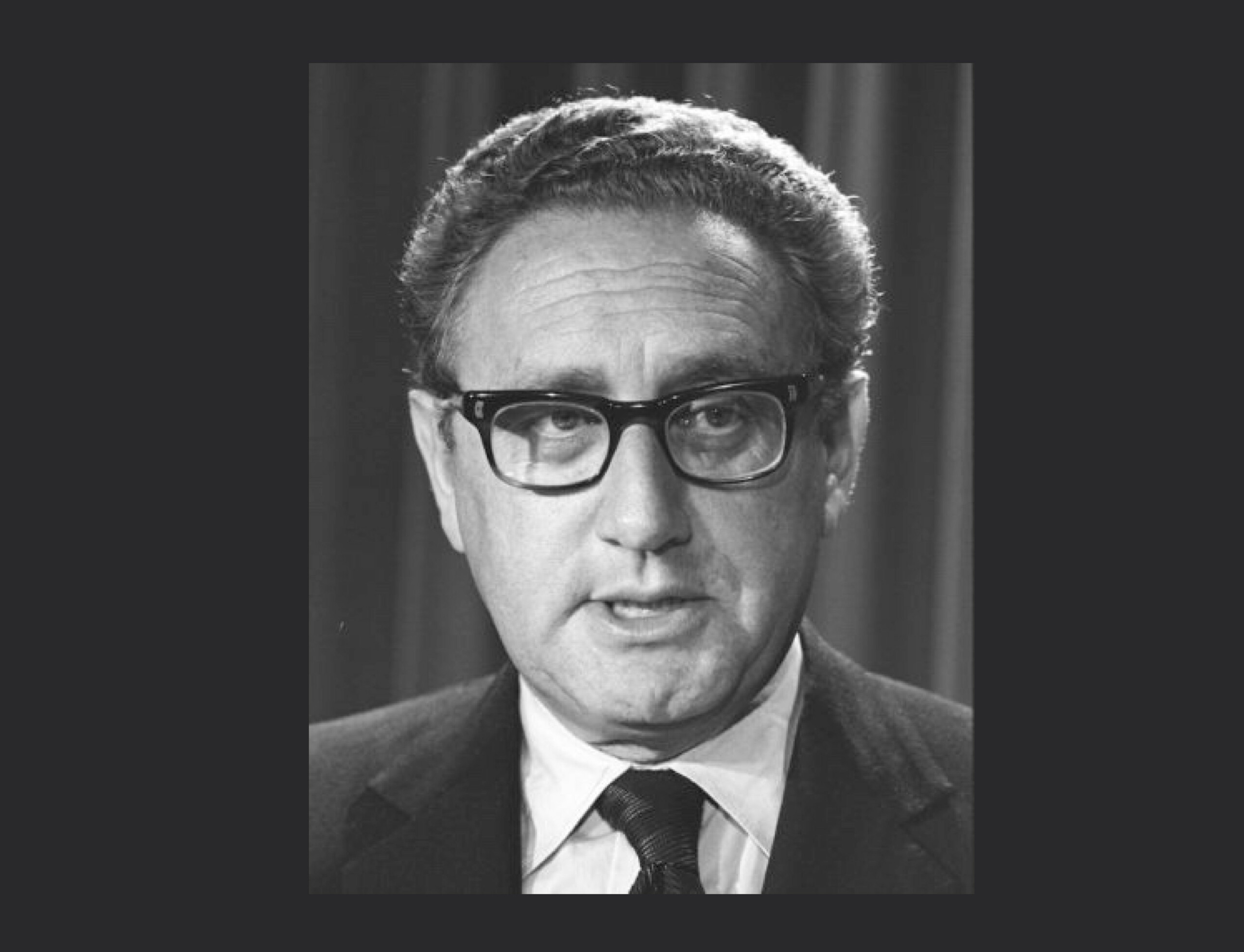 kissinger-tout-scaled.jpg